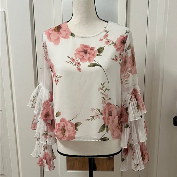 Lucy Paris | Tops | Gorgeous Lucy Paris Poly Crepe Pink Green Floral On ...